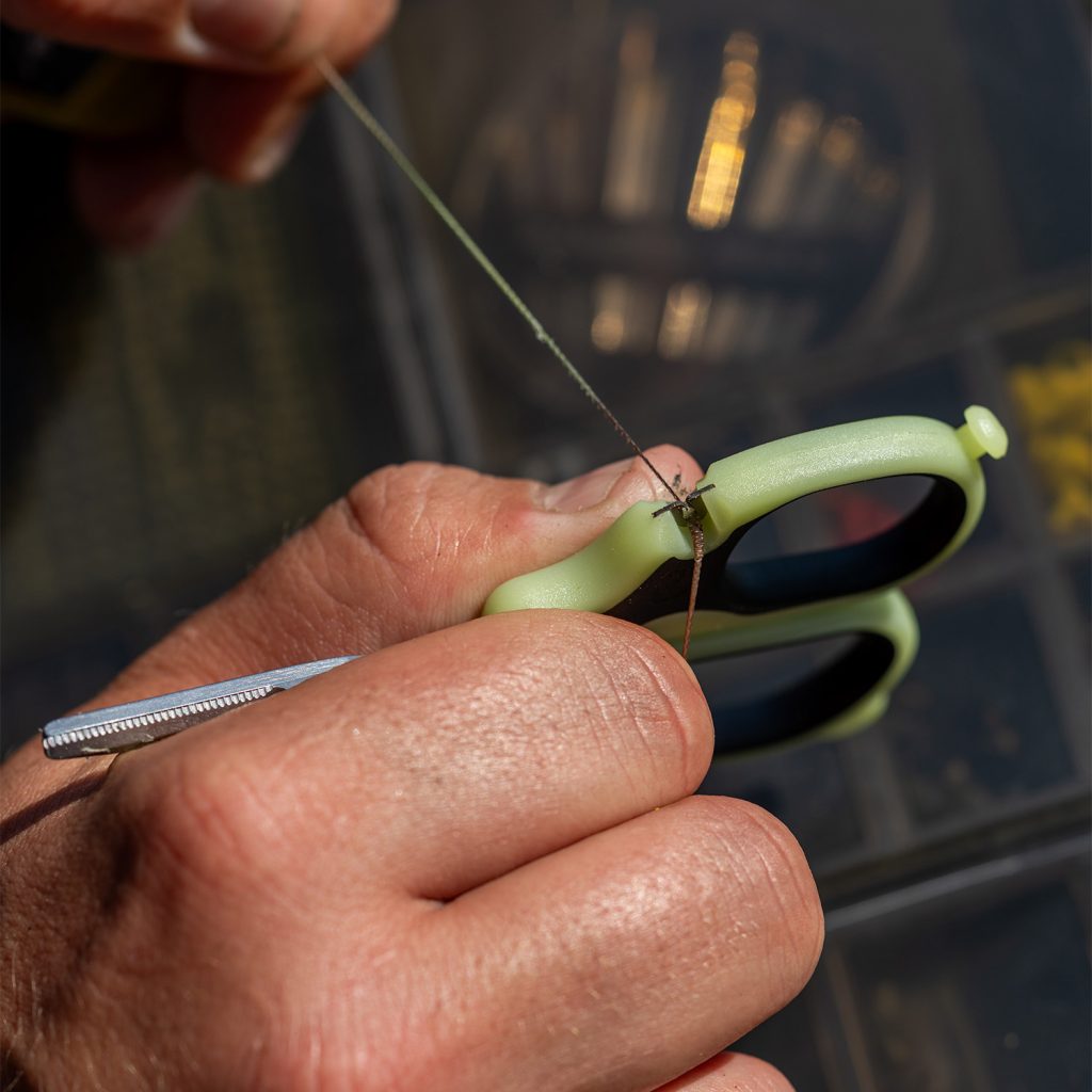 Nite Glo Strip n Snip Scissors – RidgeMonkey®